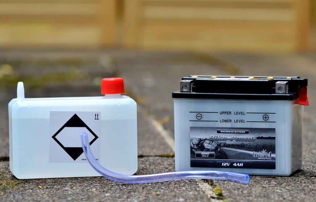 5 Best Battery Filler Bottles With Automatic Shutoff - Toolever